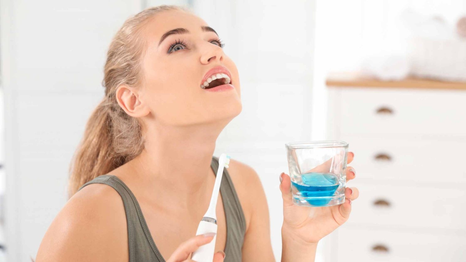 A Comparative Look at Effective Oral Rinse Solutions
